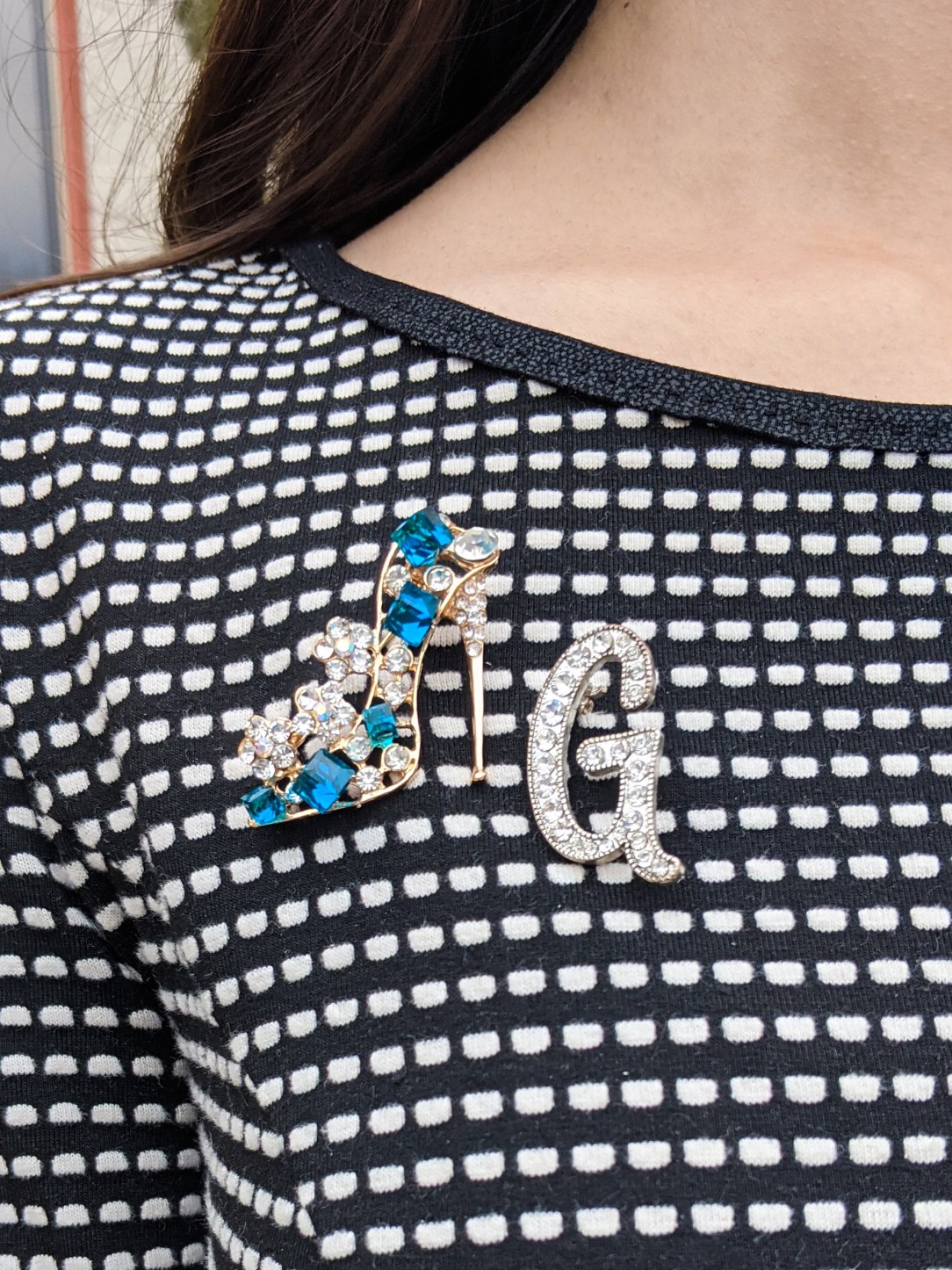 10 Ways to Wear a Brooch – Grace Per Wear